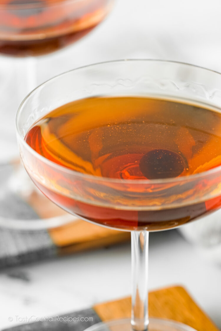 Manhattan Cocktail Recipe - Tasty Cocktail Recipes